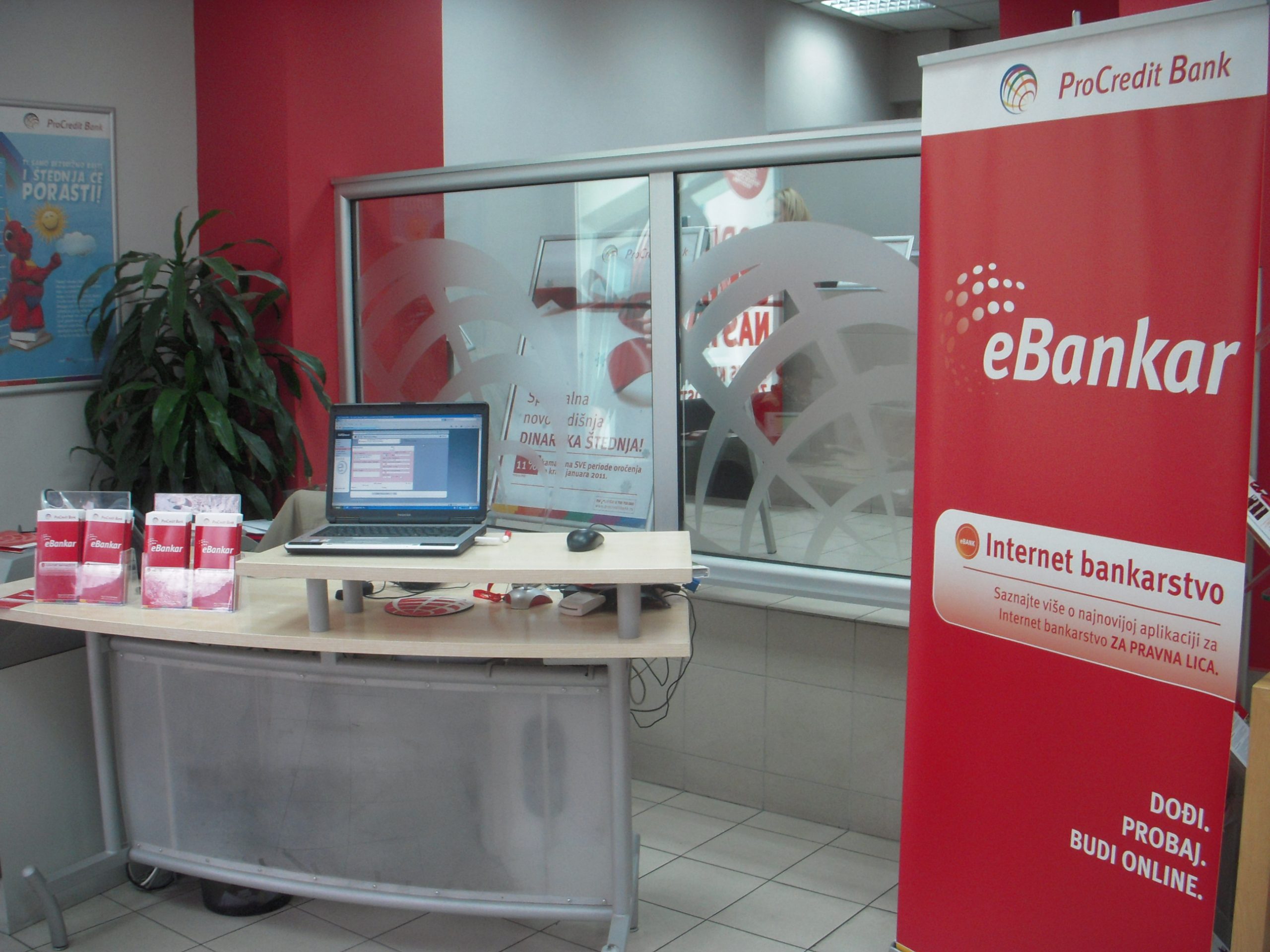 ProCredit banka s Halcomovo rešitvijo Hal E-Bank/WEB SME - Računalniške novice