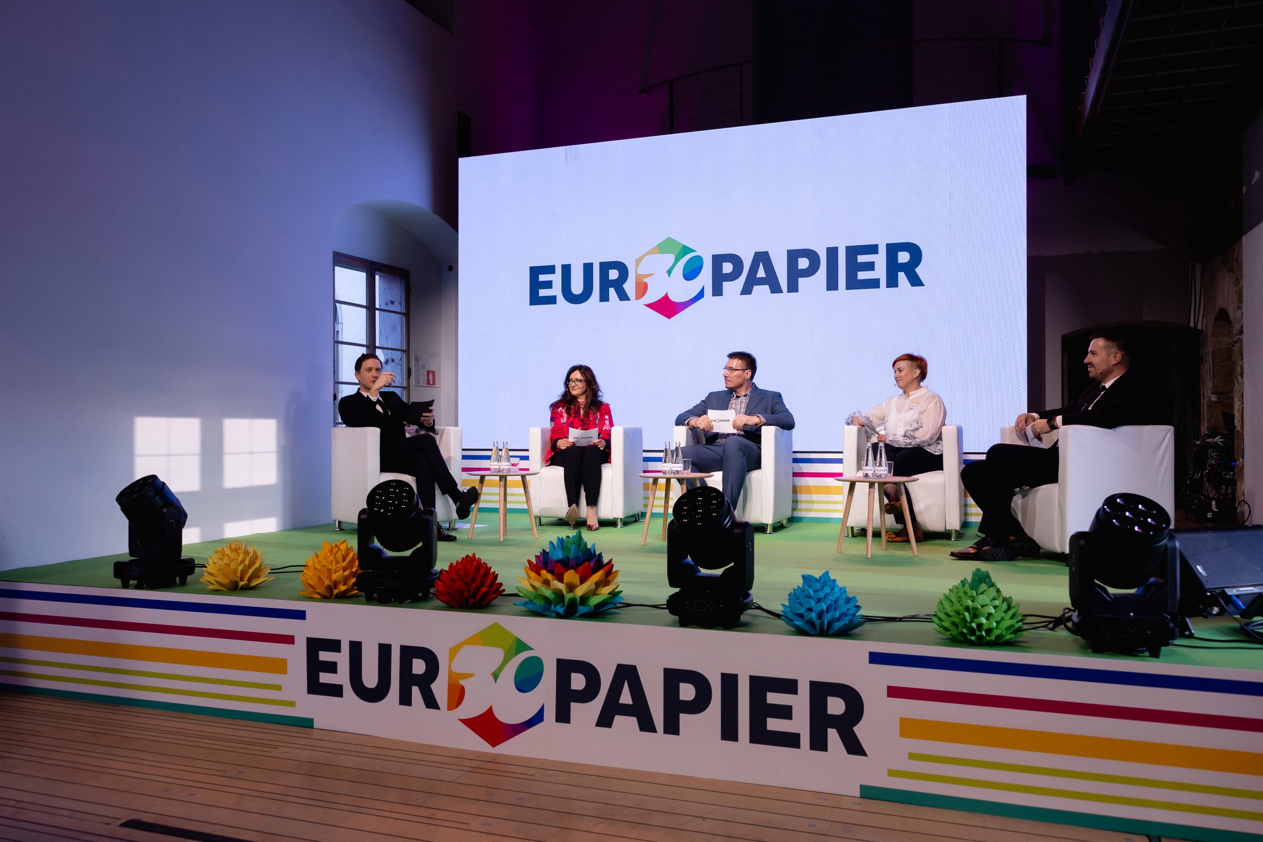 Barvitih trideset podjetja Europapier - Računalniške novice