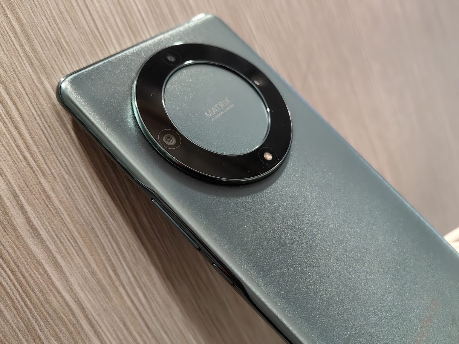 Test Honor Magic5 Lite: privlačen, a brez prave ostrine - Računalniške ...