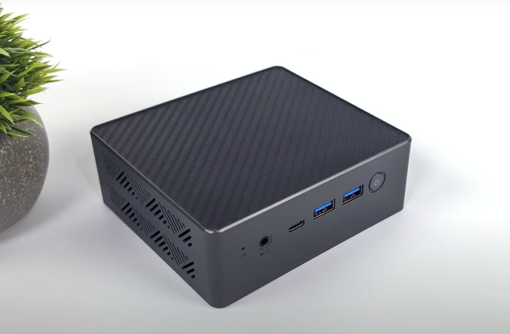 Prvi miniaturni računalnik s procesorjem AMD Ryzen Z1! - Računalniške ...