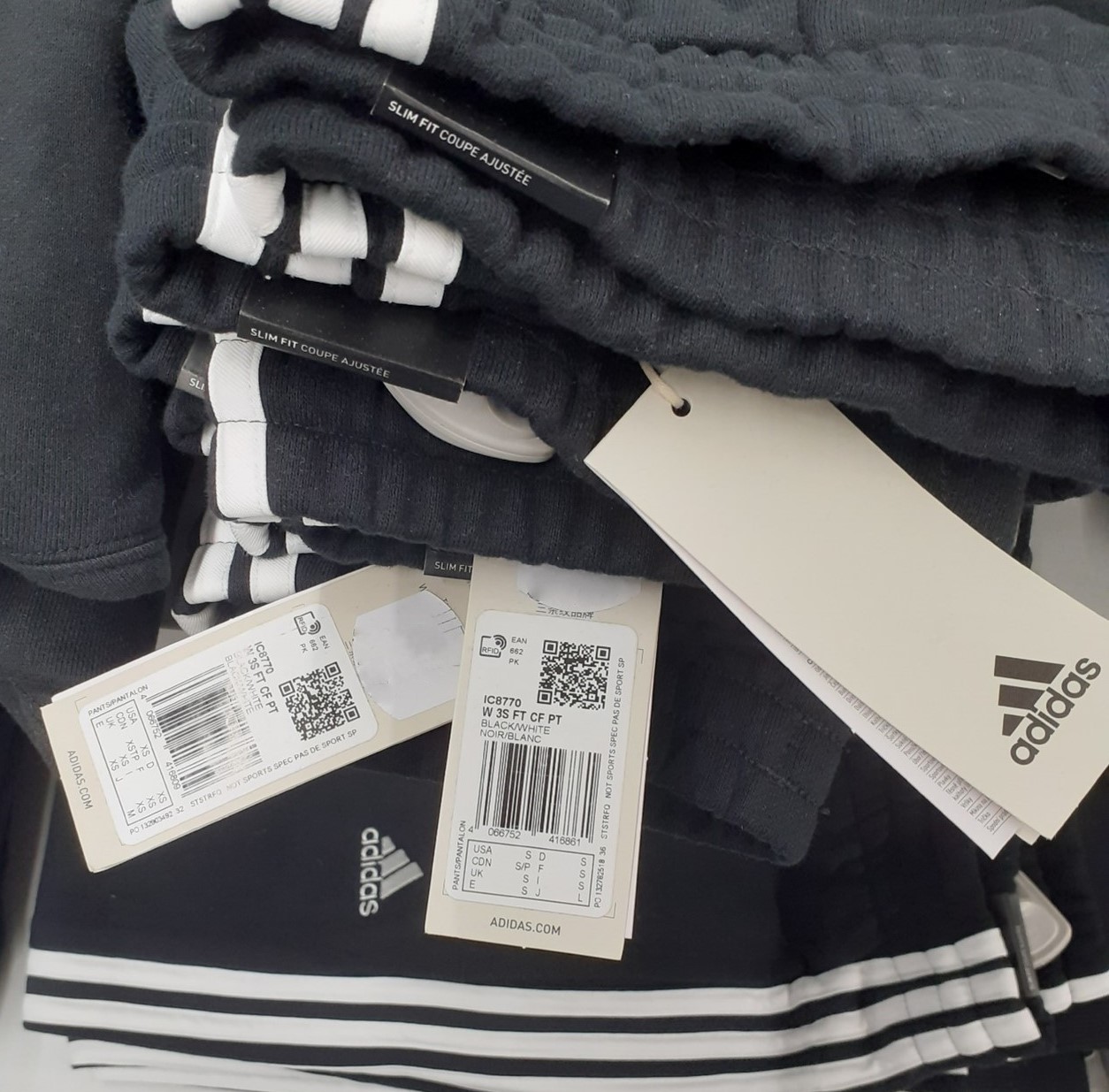 Adidas je začel uporabljati 2D kode QR z GS1 Digital Linkom ...