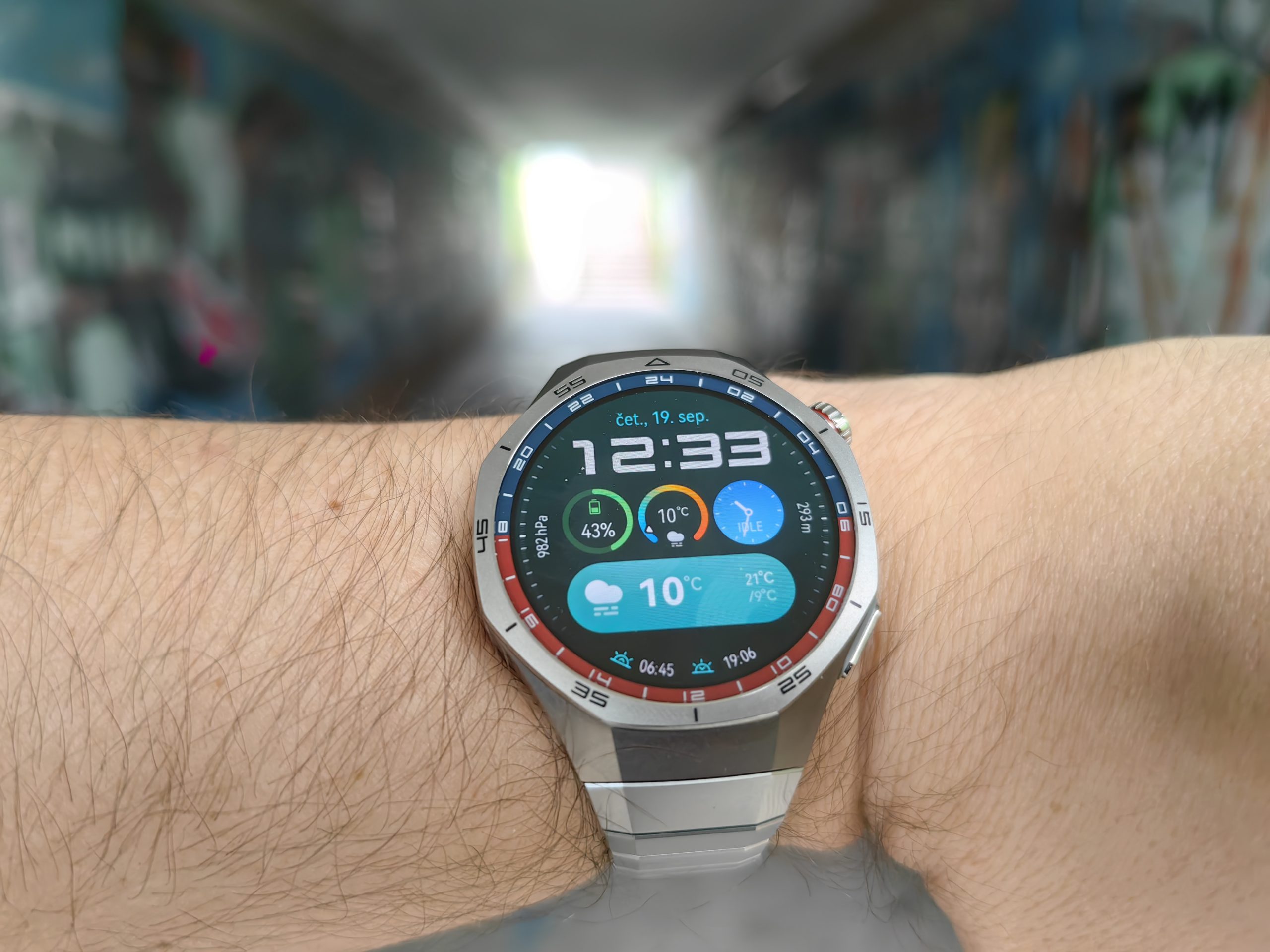 TEST: Huawei Watch GT 5 Pro – lepša, natančnejša in z maratonsko ...