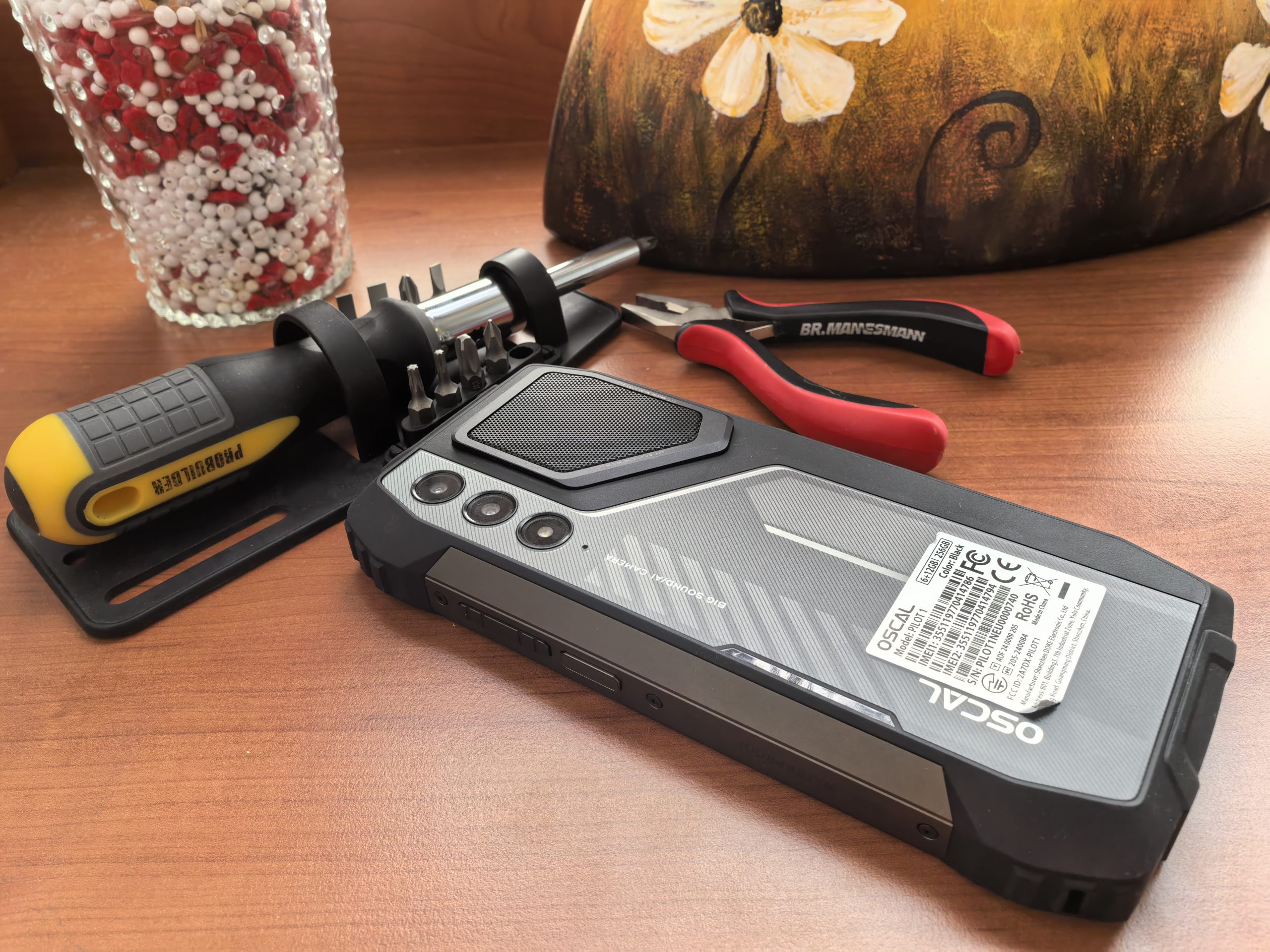 Test Blackview Oscal Pilot 1 – sodobna Nokia 3210 - Računalniške novice